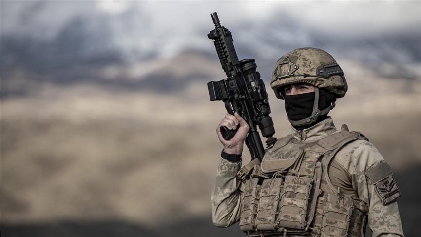 Komandolar kış öncesi Ağrı Dağı'nda 'ara bul yok et' parolasıyla görevde