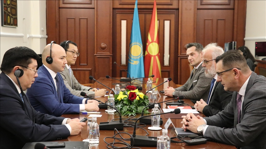 Претседателот на Собранието на Северна Македонија се сретна со министерот за економија на Казахстан