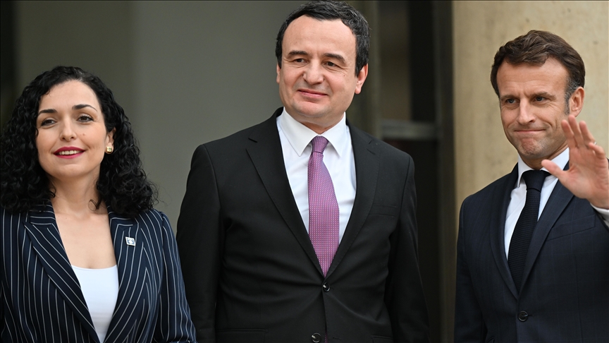 Kosovska predsednica i premijer sastali se sa francuskim predsednikom ...