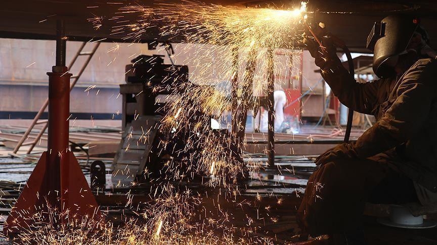 US industrial production falls 0.1% in October