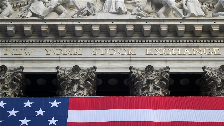US stocks nosedive as Fed's inflation indicator rekindles rate hike fears US stocks nosedive as Fed's inflation indicator rekindles rate hike fears