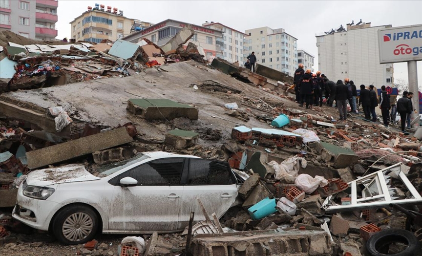 АФАД Во Туркије досега загинаа 1 121 лице од земјотресите со епицентар во областа Кахраманмараш