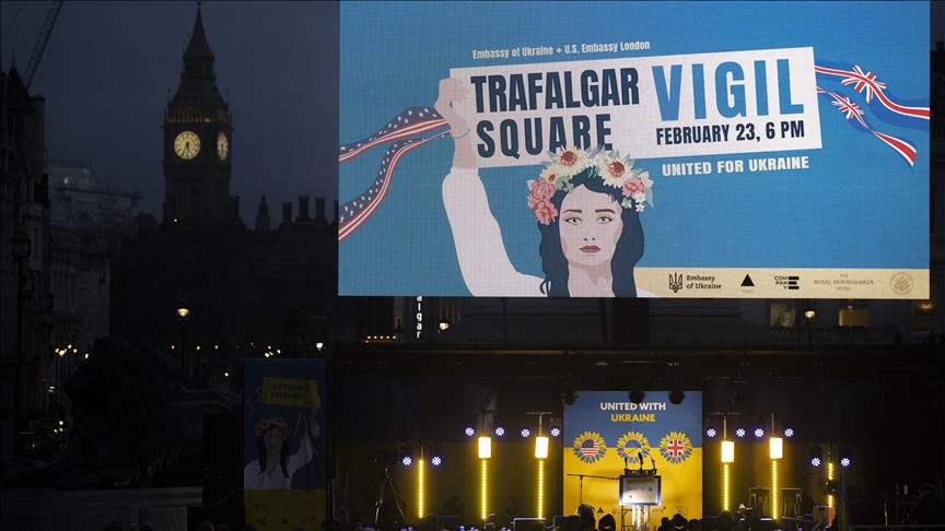Masses gather at London's Trafalgar Square for Ukraine