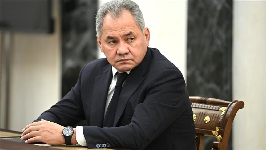 Russian defense chief inspects army in war zone