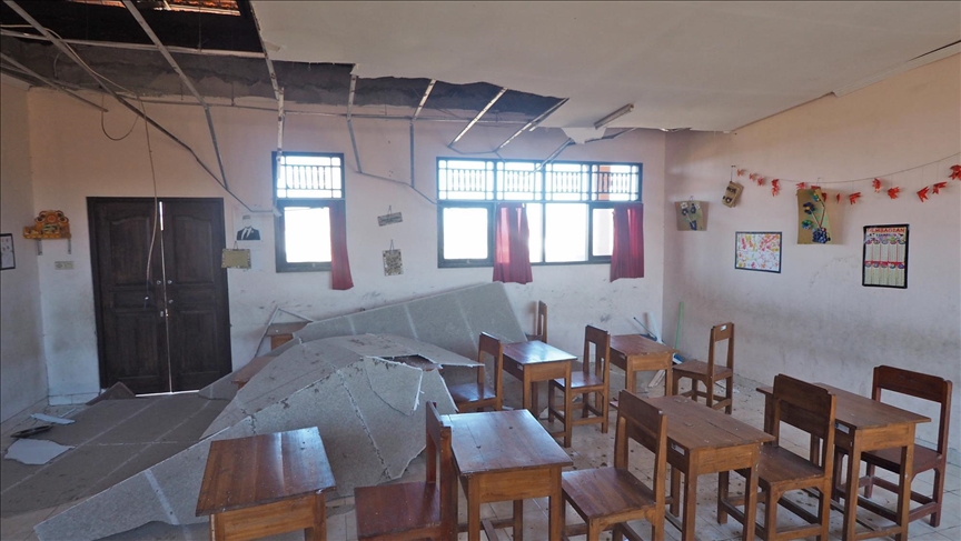 School roof collapse kills 6 students in Thailand, many injured