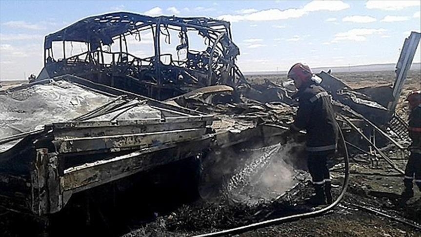 Пет лица загинаа а 14 се повредени во верижна сообраќајна несреќа во