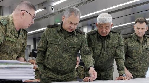 Russian defense minister inspects newly army units