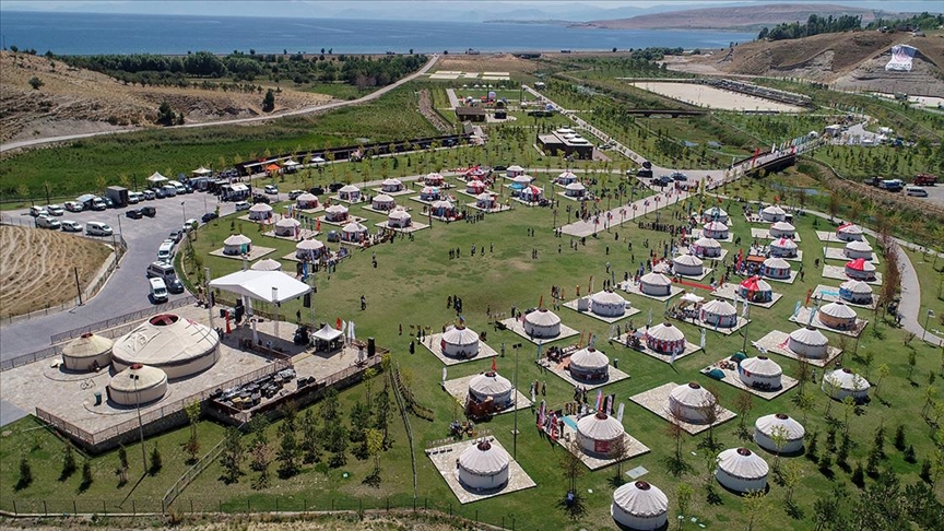 Ahlat'ta Malazgirt Zaferi'nin 952. yıl dönümü etkinlikleri devam ediyor