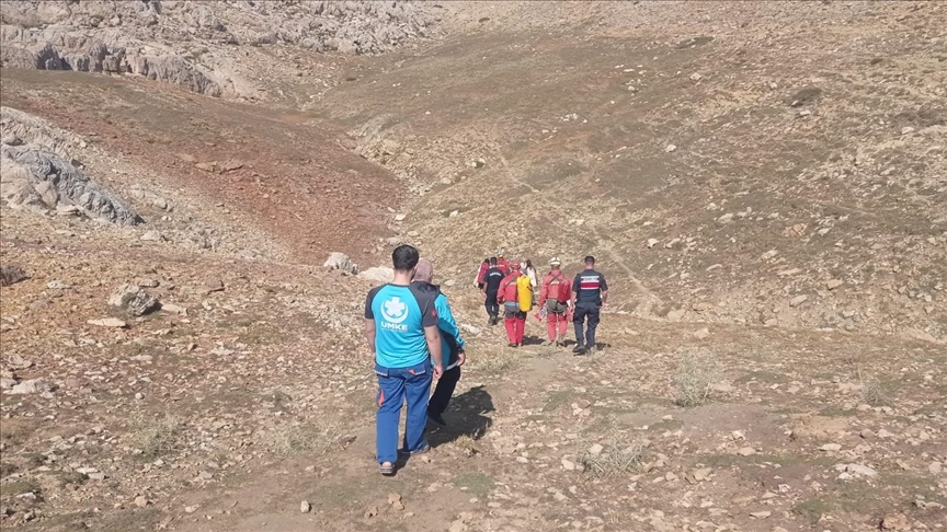 Falling Ill American Explorer Stuck In Turkish Cave Depends On Fellow