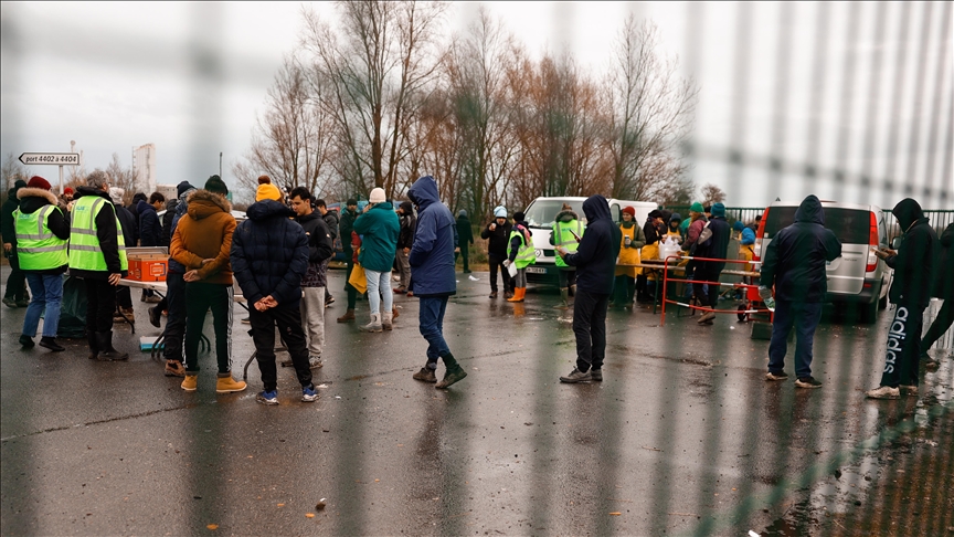 UK net migration rises to 672,000 in year to June 2023