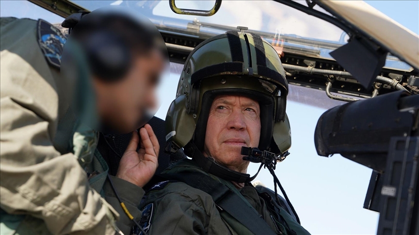 Israeli defense minister flies over Gaza to witness army's attacks ...