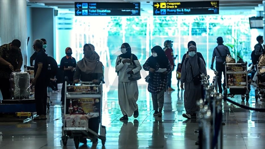 Indonezi, në aeroporte rifillon matja e temperaturës me kamera termike ...