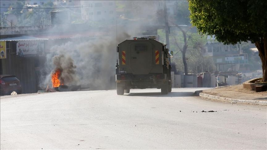 Израелската војска врши рации на Западниот брег има ранети и приведени Палестинци
