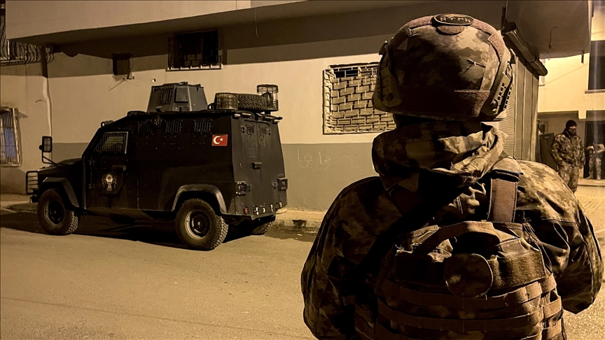 In Istanbul raids, Turkish police capture 4 suspects linked to terror ...