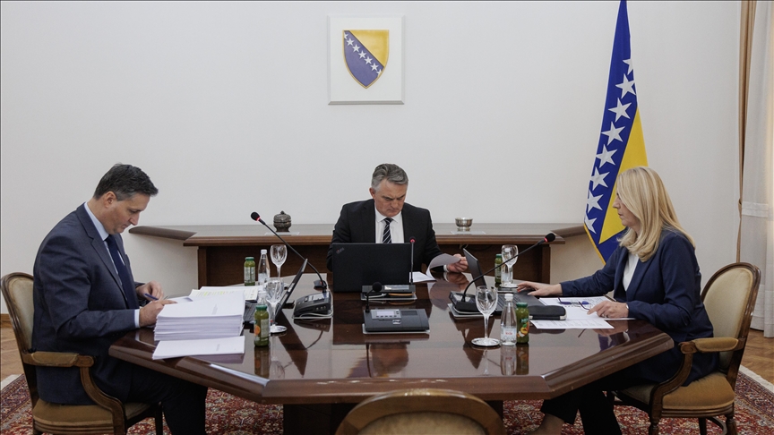 Predsjedništvo BiH: Vijeće ministara da pripremi i dostavi na usvajanje ...