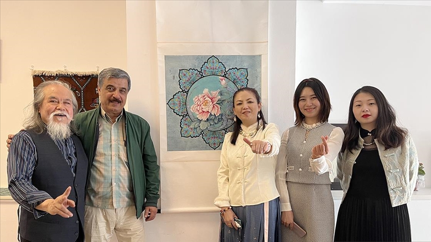 Uluslararası sanatçıların eserleri, Ali Lei Gong Sanat Atölyesi'nde ...