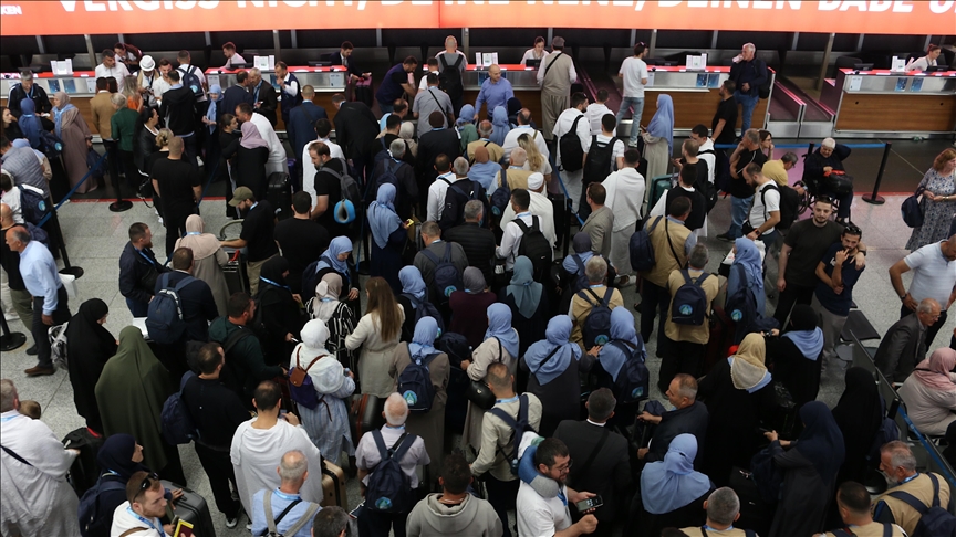 Grupi i parë i besimtarëve muslimanë nga Kosova niset për në Haxh