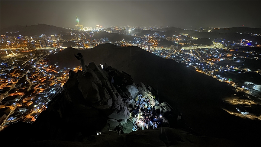 Mekka: Buduće hadžije obilaze pećinu Hira, mjesto početka objave Kur'ana