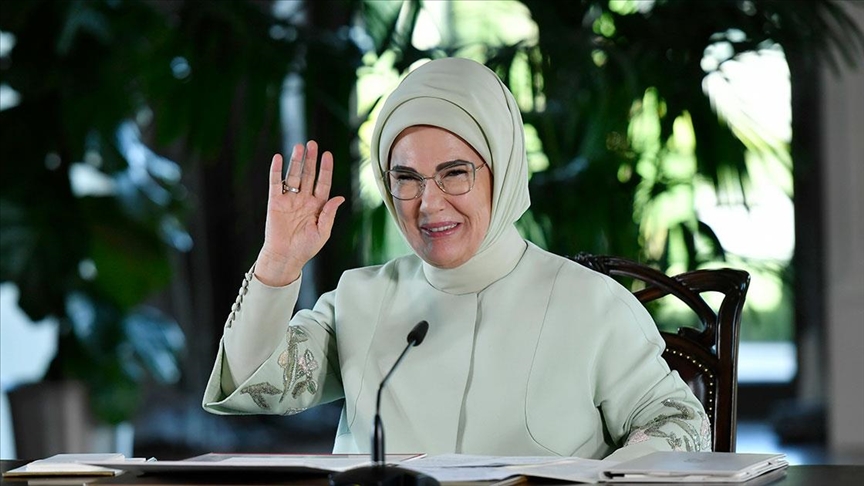 Emine Erdoğan: Karnelerini alan tüm öğrencilerimizin sevincini ...