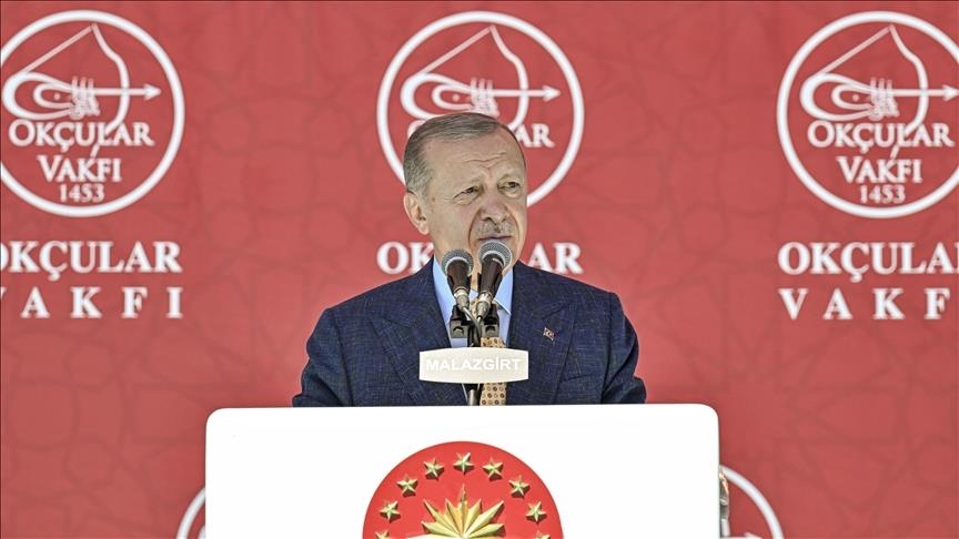 Erdogan participe à la célébration du 953e anniversaire de la victoire ...
