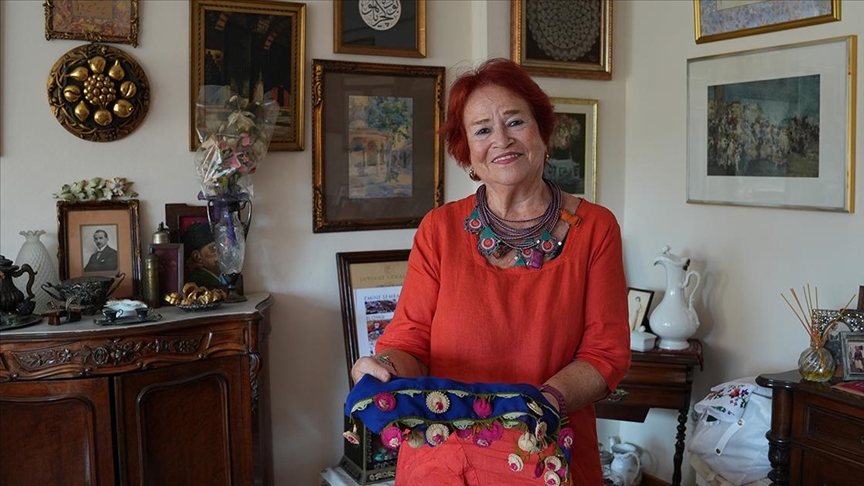 Koleksiyoner Emine Semra Erkan, 50 yıldır topladığı oyaların mesajını ...