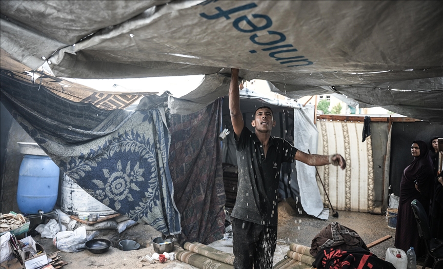 Pojas Gaze: Palestinci se bore s kišom i hladnim vremenom u Khan Yunisu
