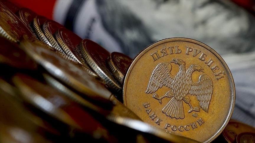 Russian ruble weakens to 1-year low amid escalating tensions