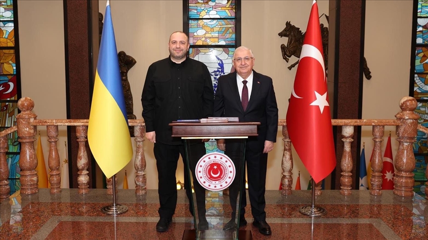 Turkish defense minister meets with Ukrainian counterpart in Ankara
