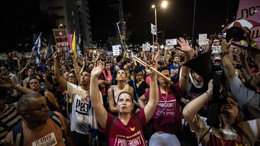 Израелците на протест пред Амбасадата на САД во Тел Авив со барање за крај на војната во Газа