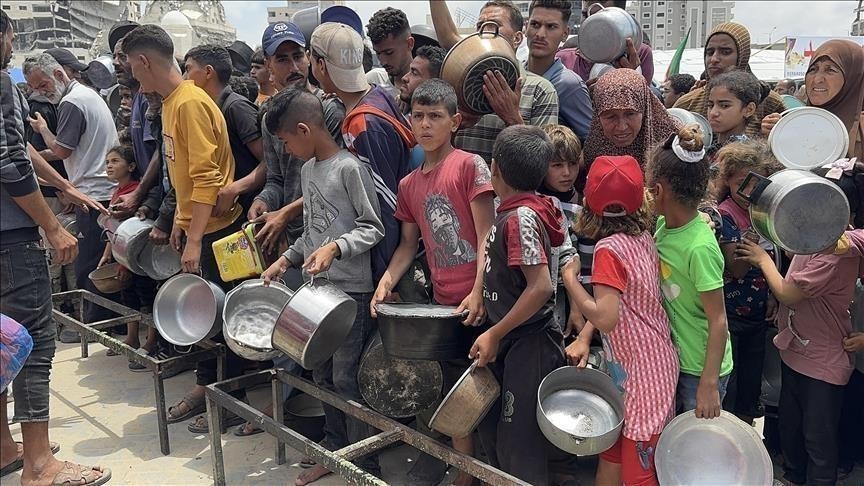 ОН Газа испраќа „очајни пораки за глад“ хуманитарната помош останува блокирана пред вратите на