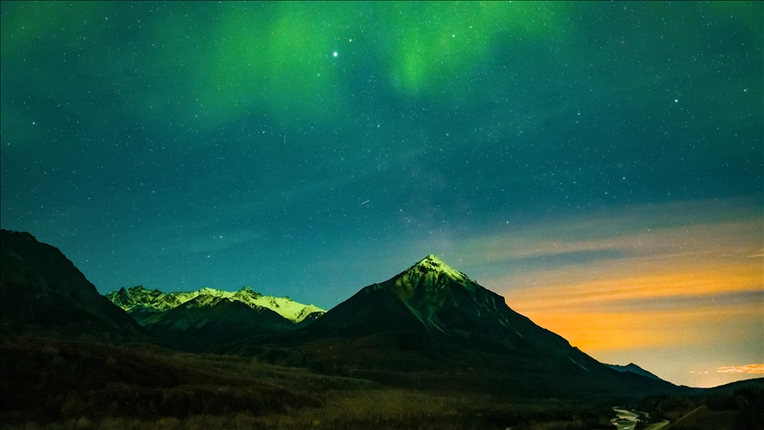 Polarna svjetlost blista iznad doline Matanuska na Aljasci