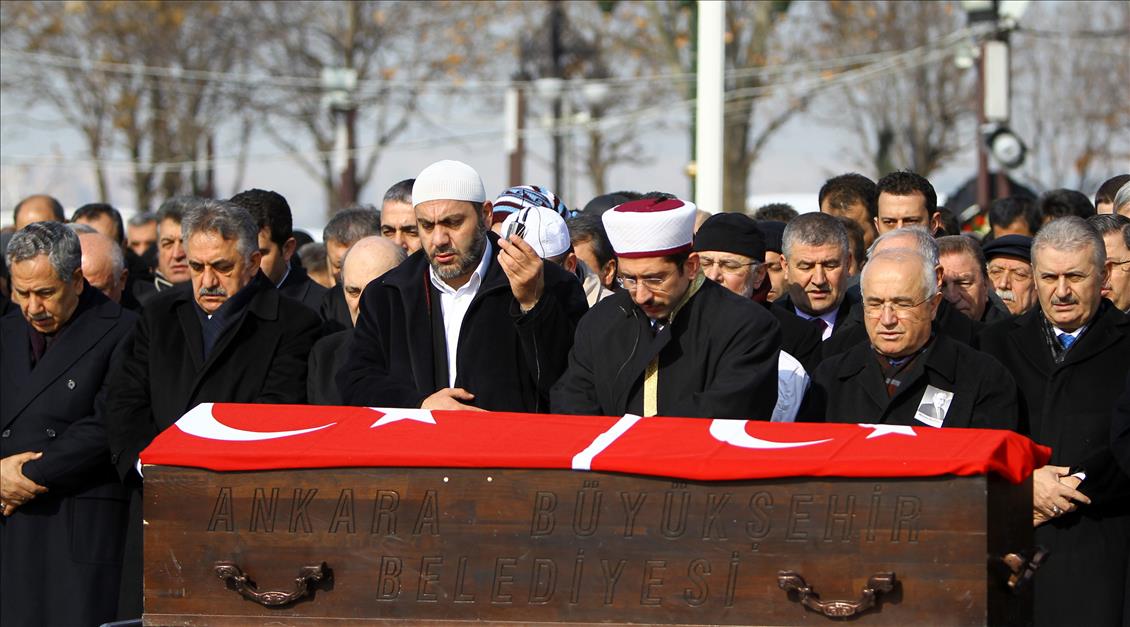 Duayen sendikacı uğurlanıyor - Anadolu Ajansı