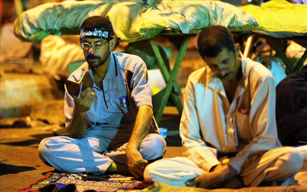 Rabiatu'l Adeviye Meydanı'nda oturma eylemi devam ediyor - Anadolu Ajansı