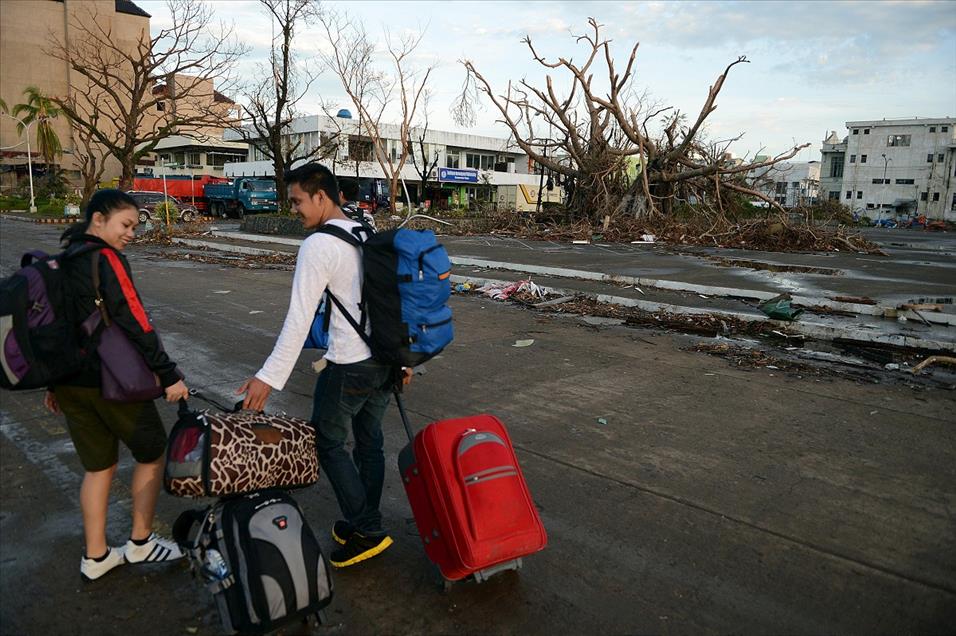 Tacloban yaralarını sarmaya çalışıyor - Anadolu Ajansı