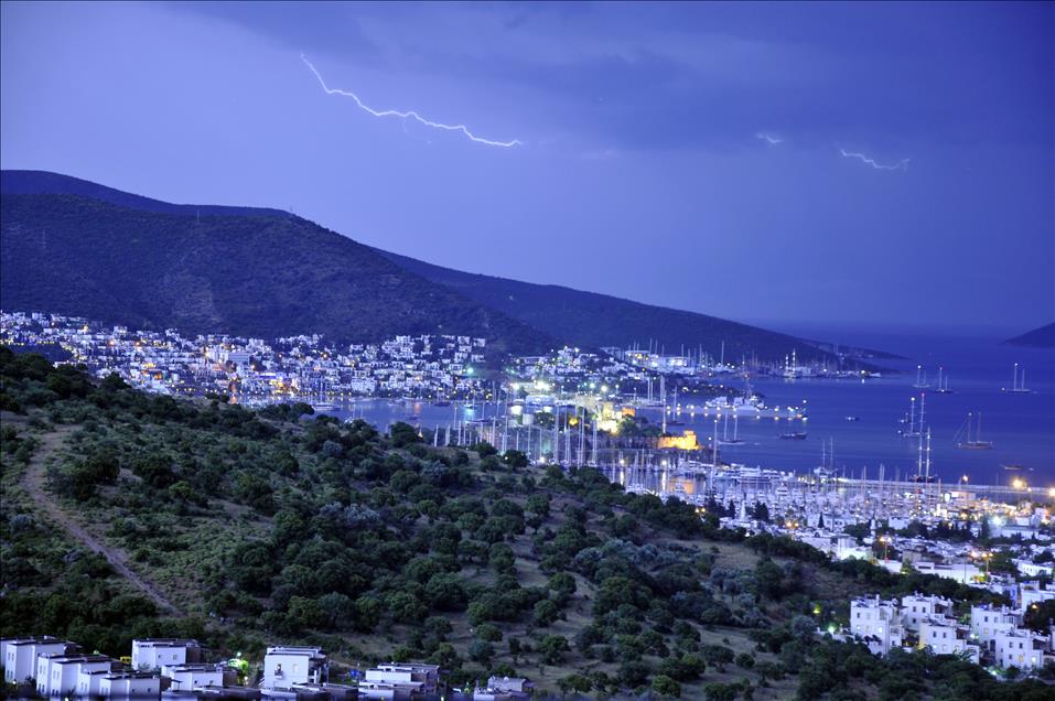 Bodrum'da şimşekli gece - Anadolu Ajansı
