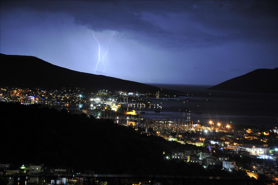 Bodrum'da şimşekli gece - Anadolu Ajansı