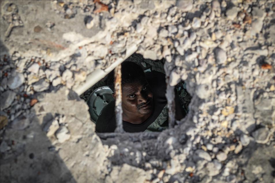Displaced Indian villagers at a relief camp - Anadolu Ajansı