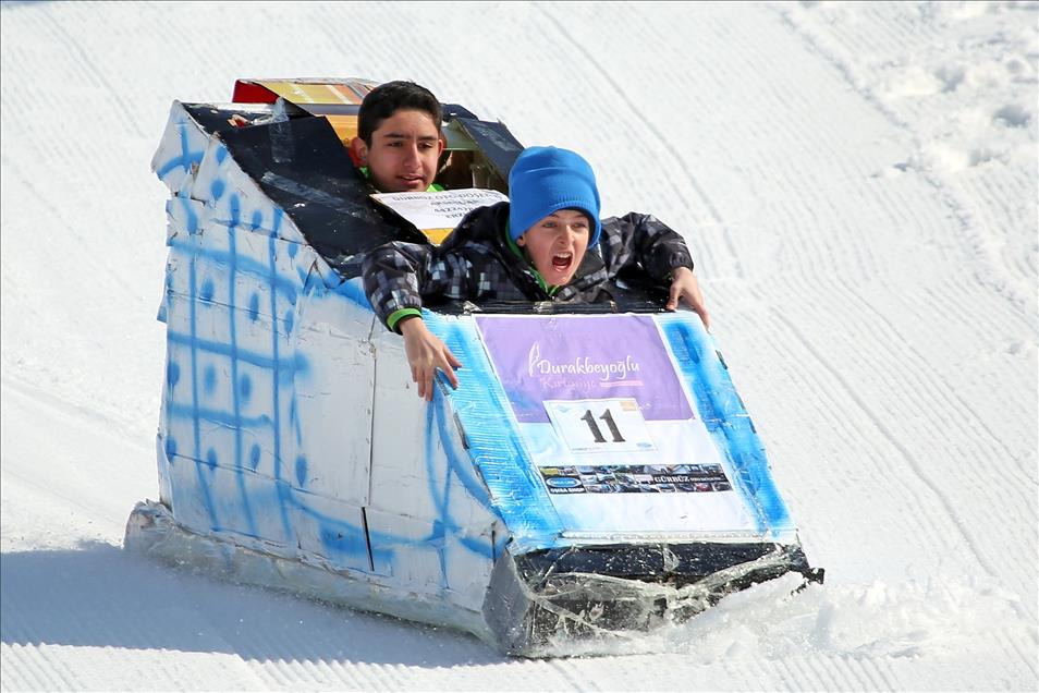 Cardboard sled race in Turkey's eastern province of Erzurum - Anadolu ...