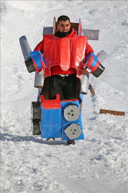 Cardboard sled race in Turkey's eastern province of Erzurum - Anadolu ...