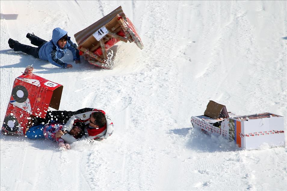 Cardboard sled race in Turkey's eastern province of Erzurum - Anadolu ...
