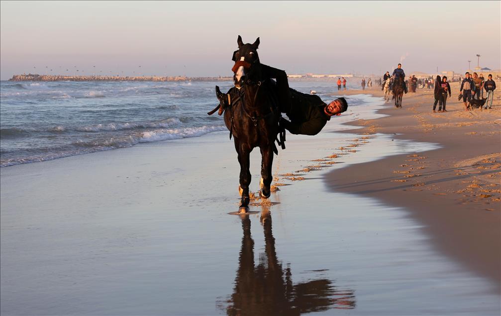 Palestinian horseback riders in Gaza - Anadolu Ajansı