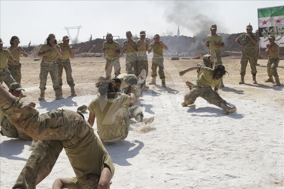 Graduation ceremony in Syria's Hama - Anadolu Ajansı