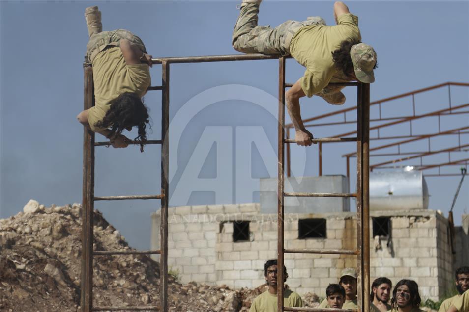 Graduation ceremony in Syria's Hama - Anadolu Ajansı
