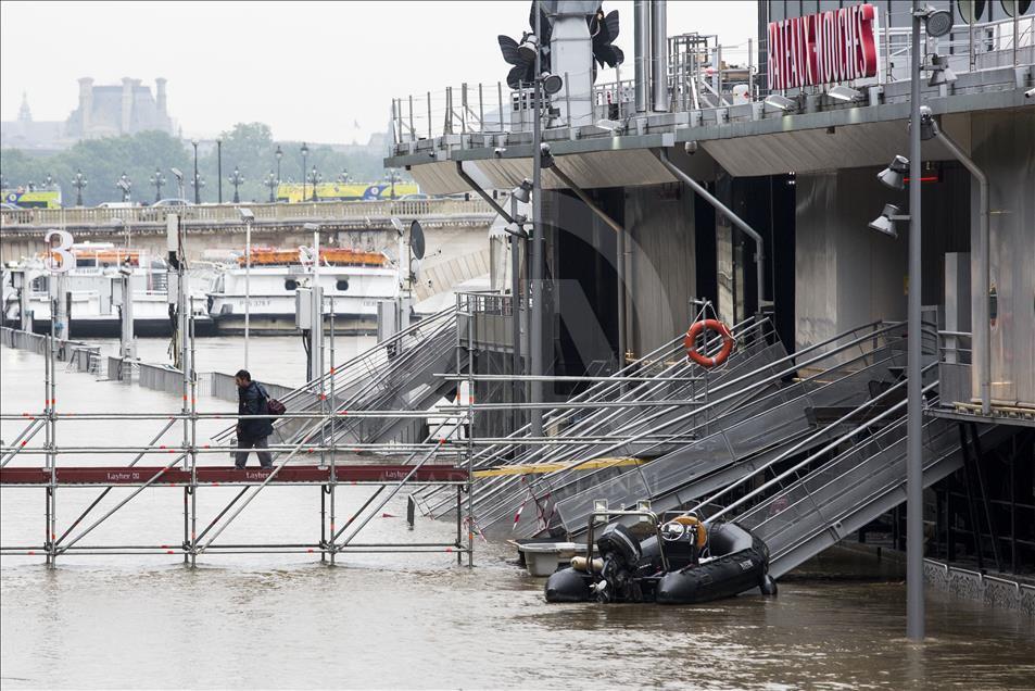 Flood in Paris - Anadolu Ajansı