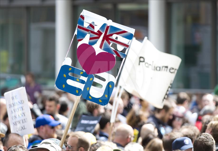 Tens of thousands gather in London for pro-Remain rally - Anadolu Ajansı
