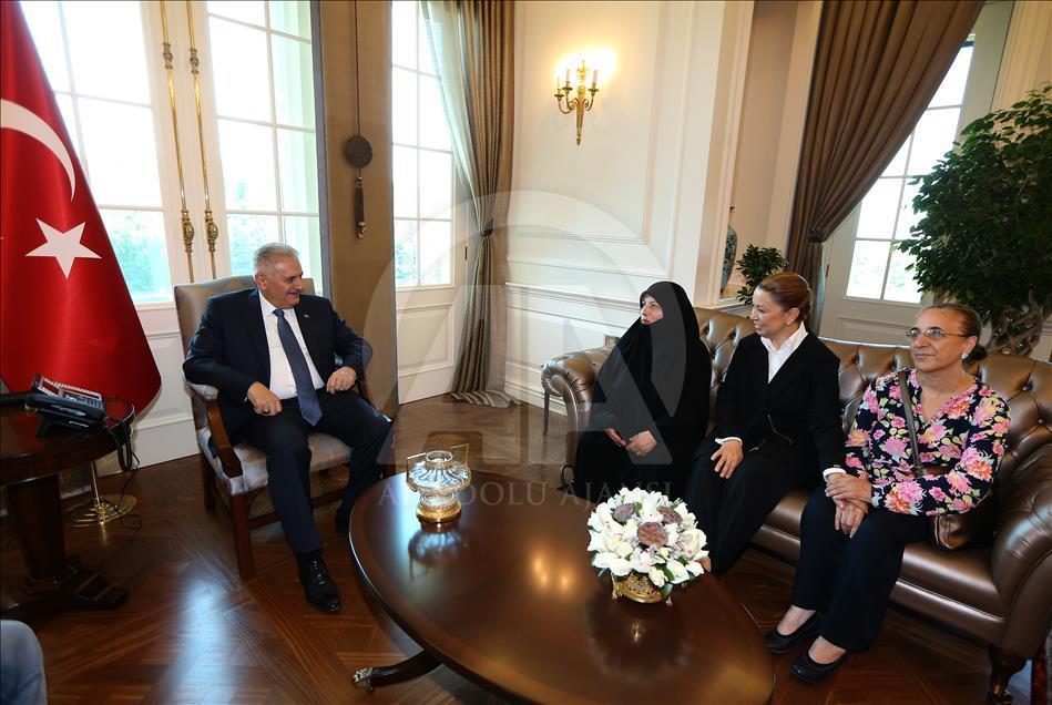 Turkish PM receives the anti-coup attempt civilian defiants in Ankara ...