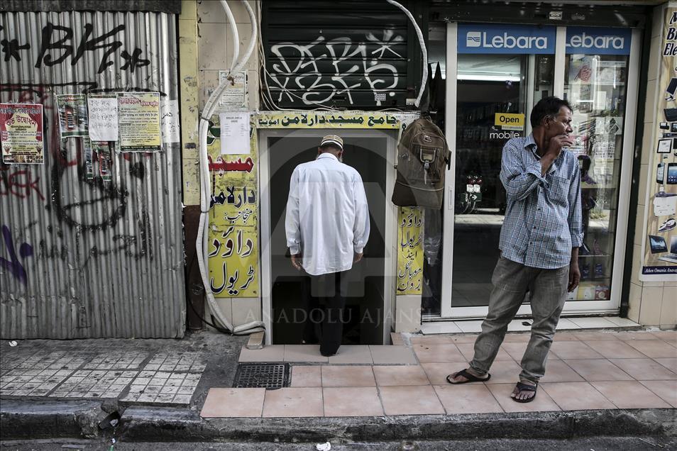 Muslims find space for prayer in Athens 'a city without mosques ...