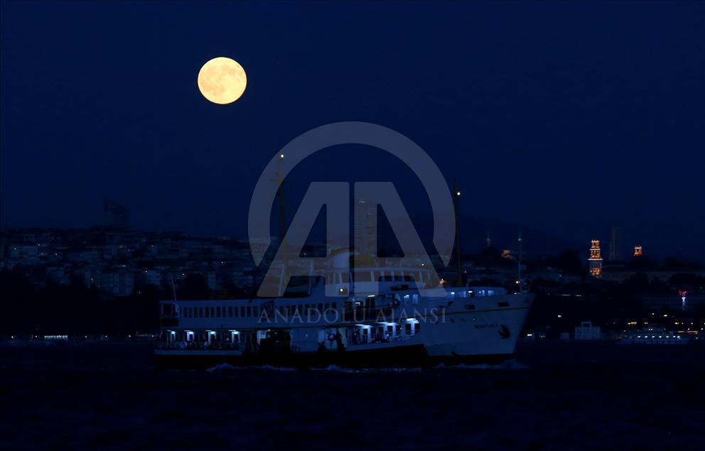 Full moon is seen in many places of Turkey - Anadolu Ajansı