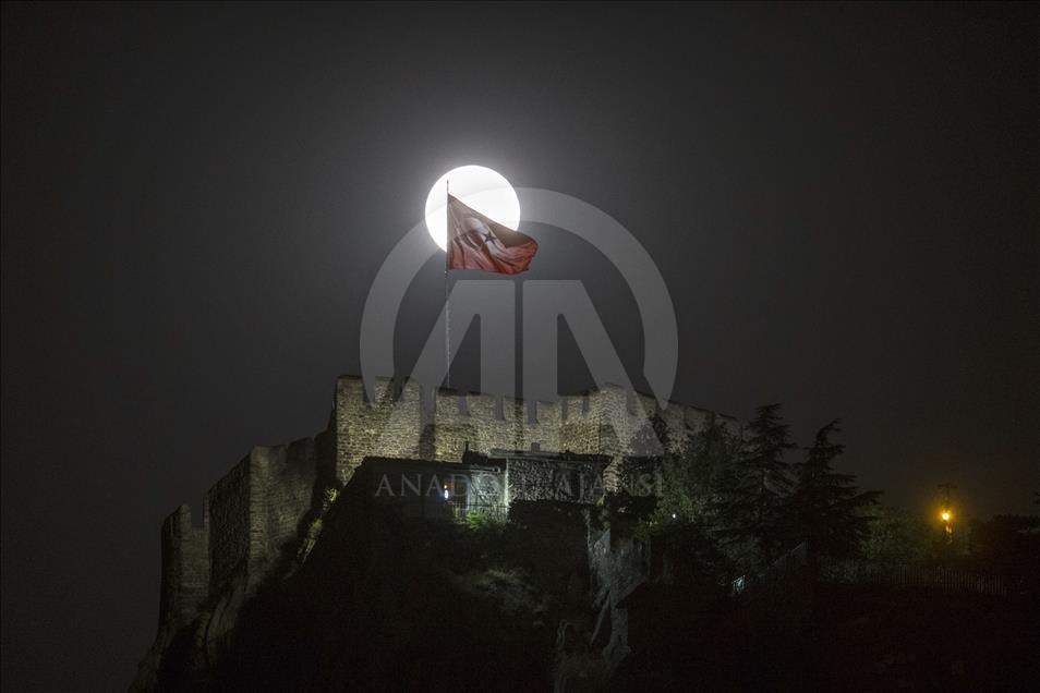 Full moon is seen in many places of Turkey - Anadolu Ajansı