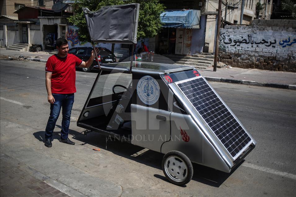 First solar powered car of Gaza - Anadolu Ajansı